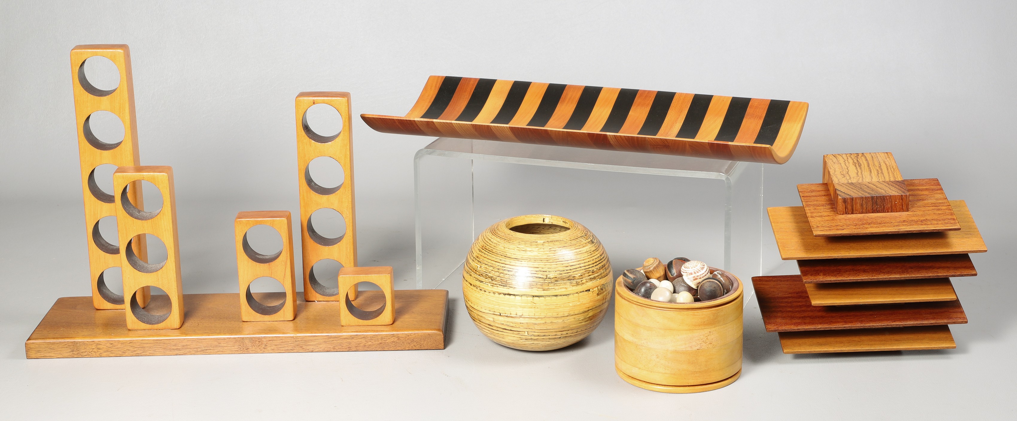 Price guide for (5) Wood items, c/o curved tray